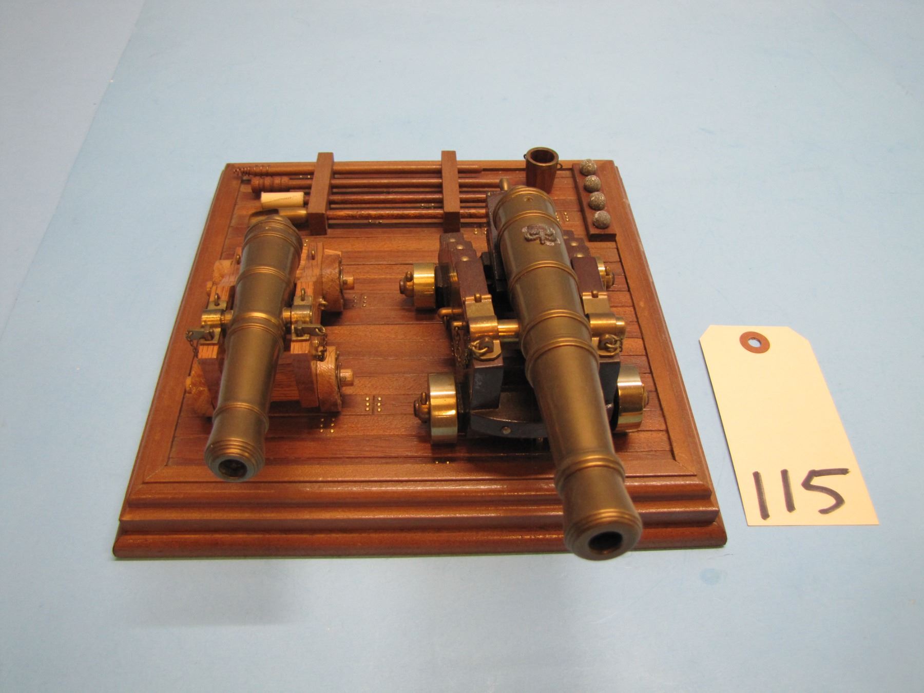 MINIATURE CANON