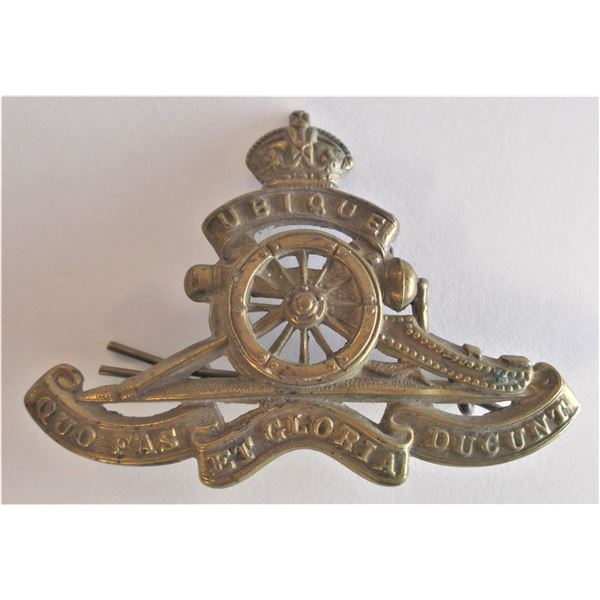 WWII Canadian Royal Artillery Ubique Cap Badge