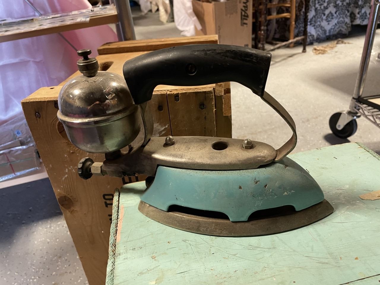 Vintage Coleman Gas Iron