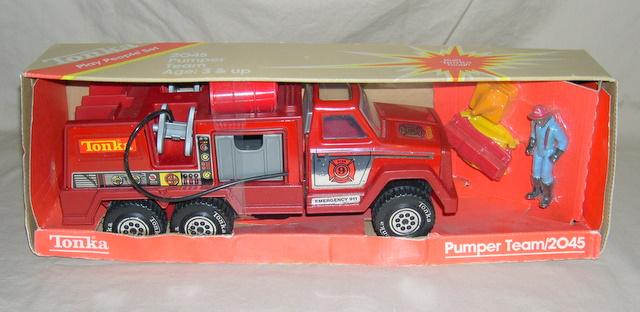 #2045 Tonka Pumper Team Play People Set