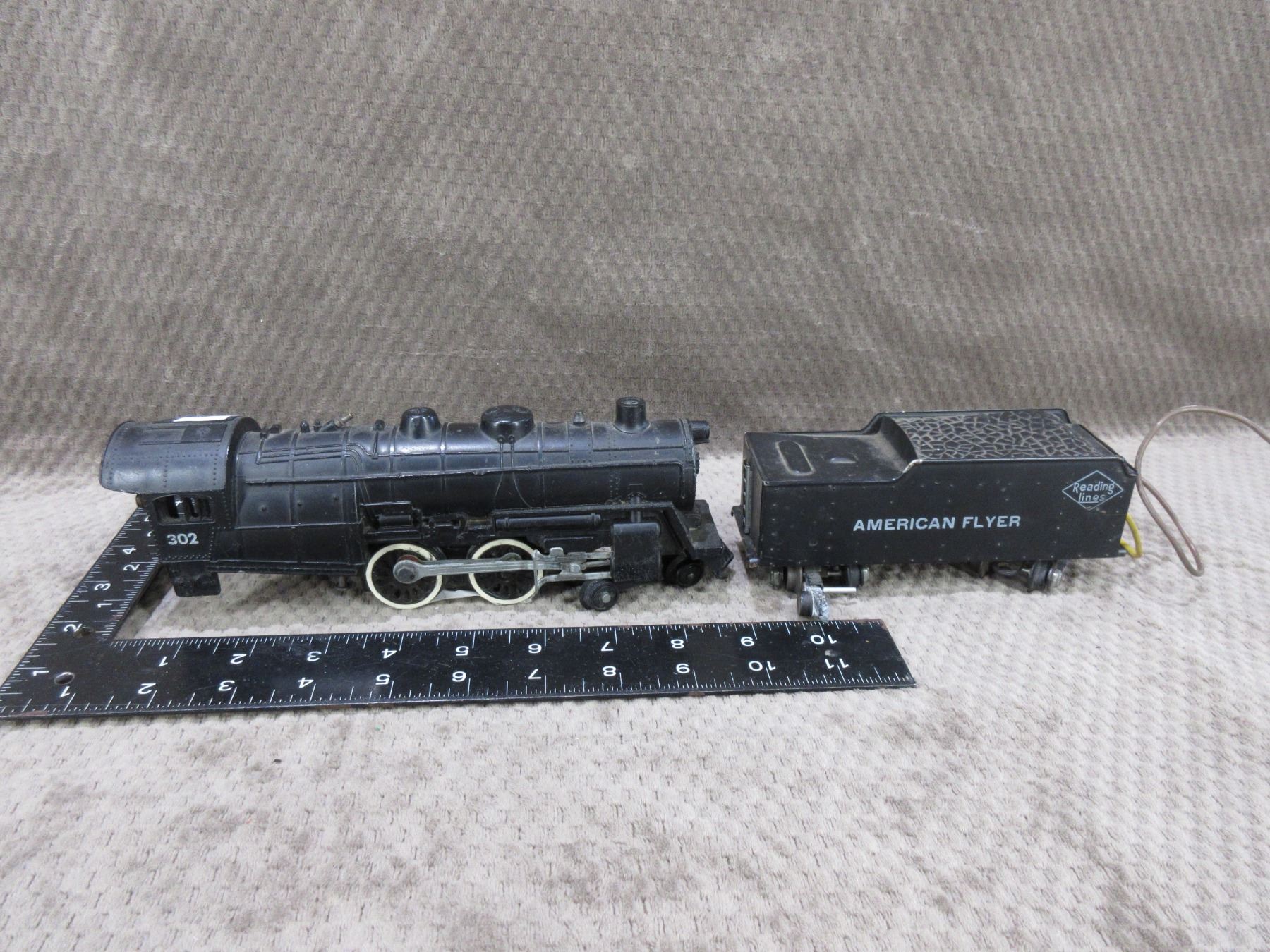 Steam Locomotive & Tender - Reading Lines 302