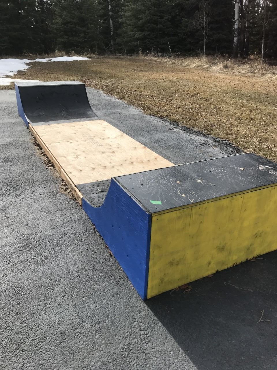 YARD: Skateboard/Scooter Ramp