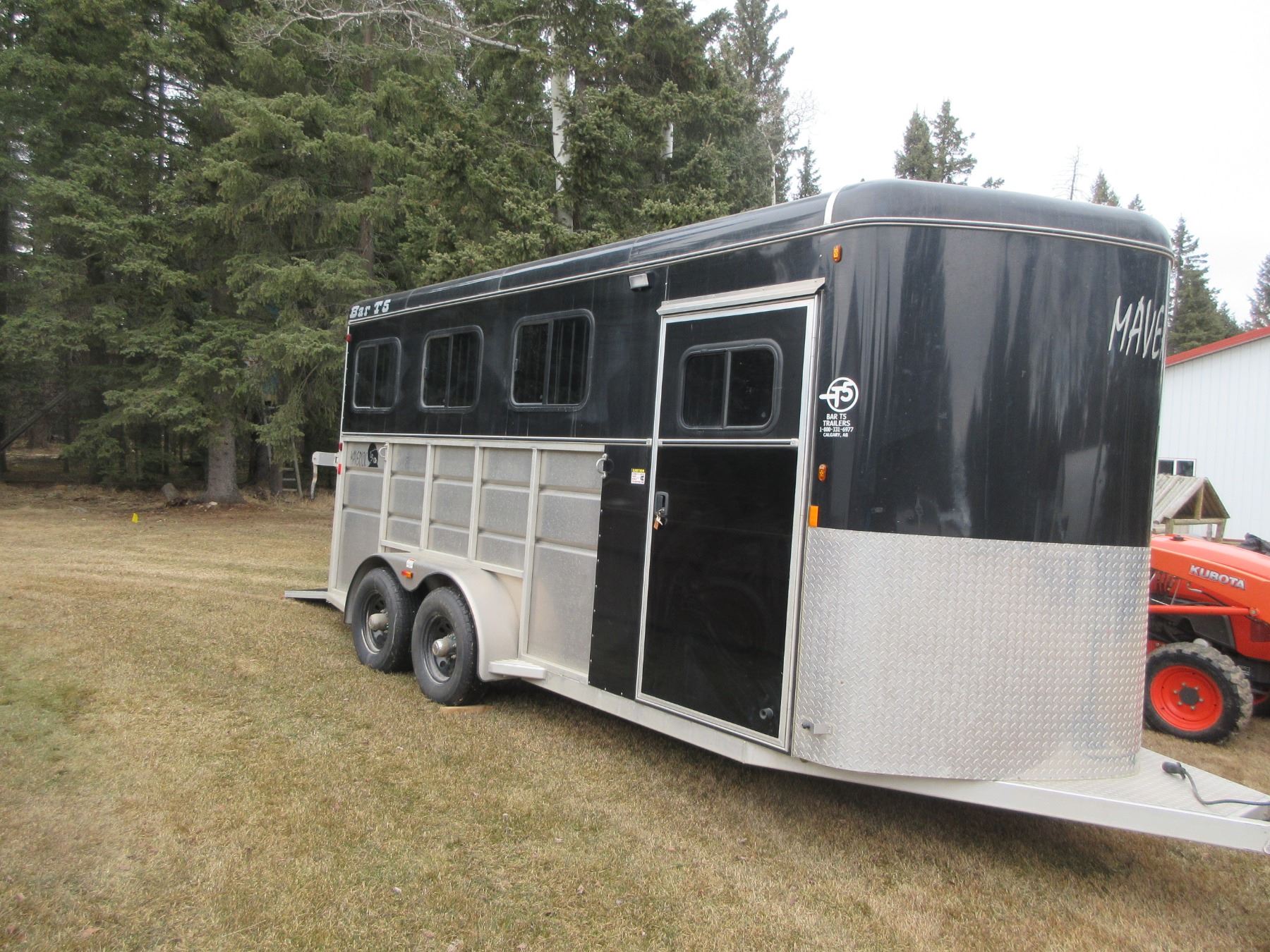 2018 ROYAL T TRAILERS MAVERICK LITE DX - WARMBLOOD 3 HORSE ANGLE HAUL ...