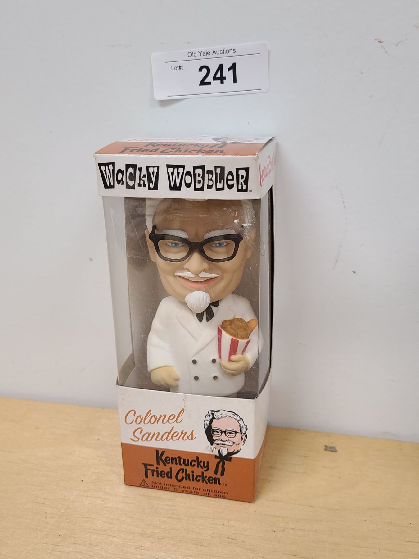 COLONEL SANDERS KENTUCKY FRIED CHICKEN WACKY WOBBLER BOBBLE HEAD