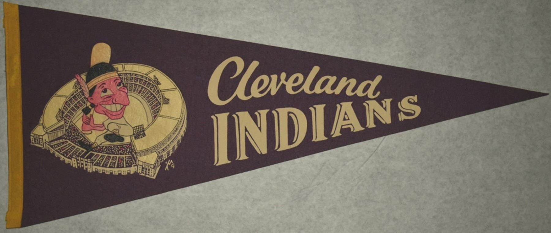 VINTAGE CLEVELAND INDIANS PENNANT FLAG