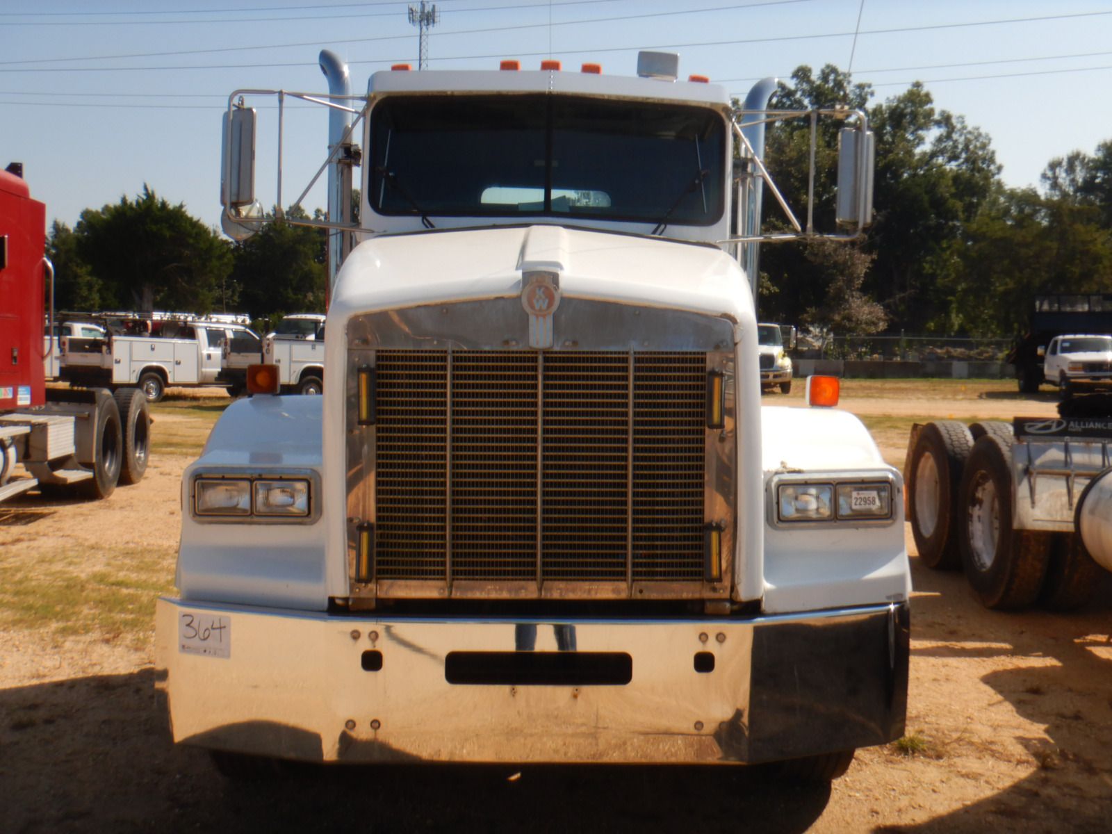 1995 KENWORTH T800 Day Cab Truck