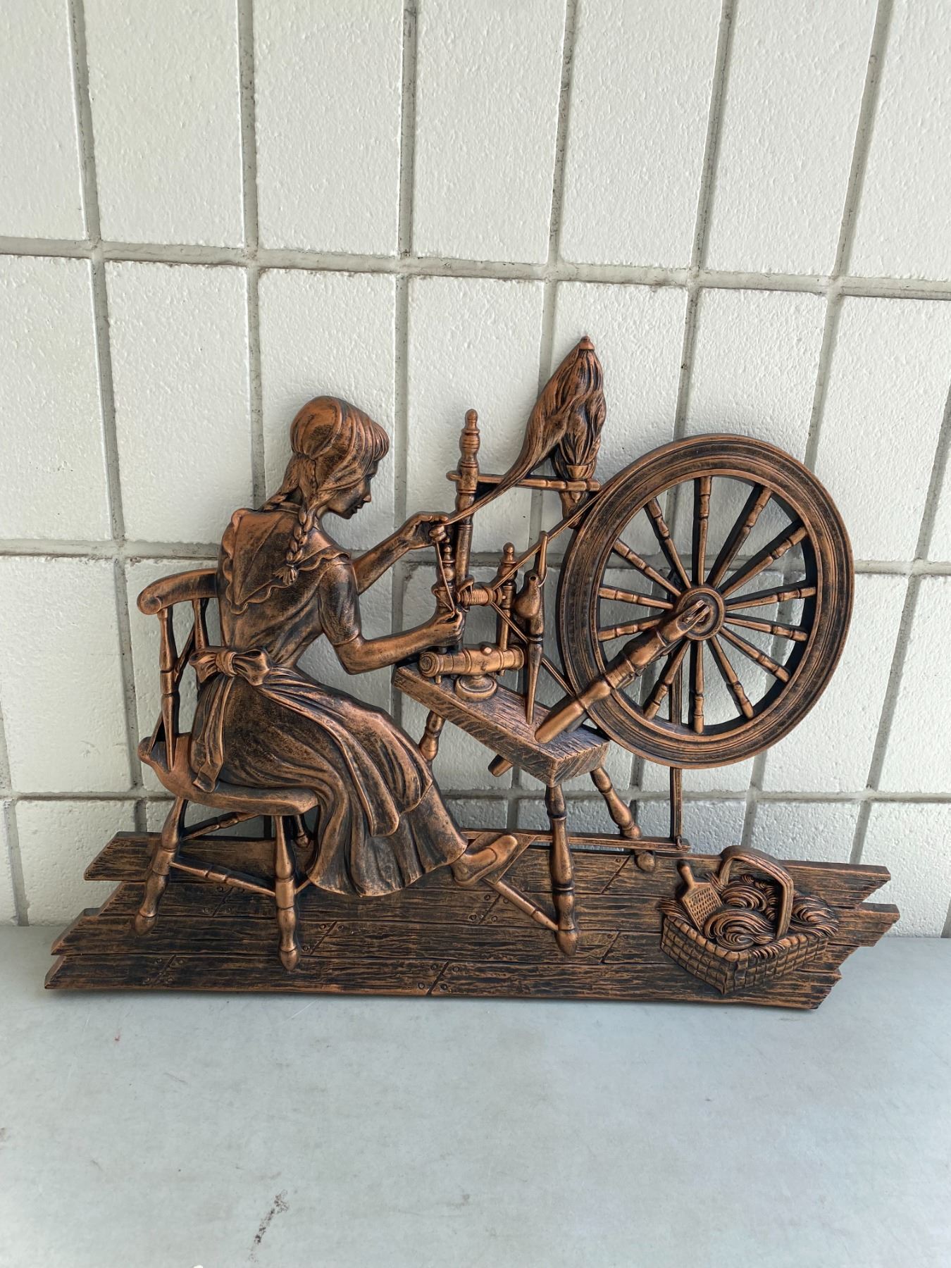 Spinning wheel wall decor