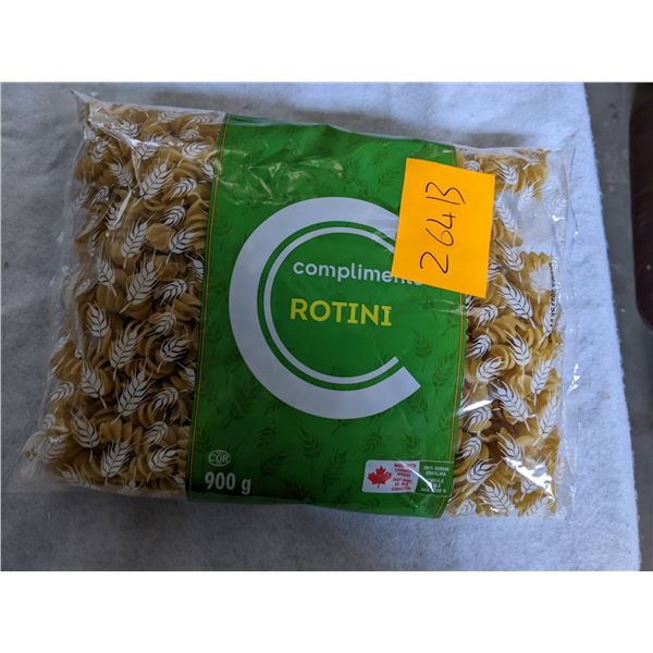 Five bags of Compliments rotini pasta (900g)