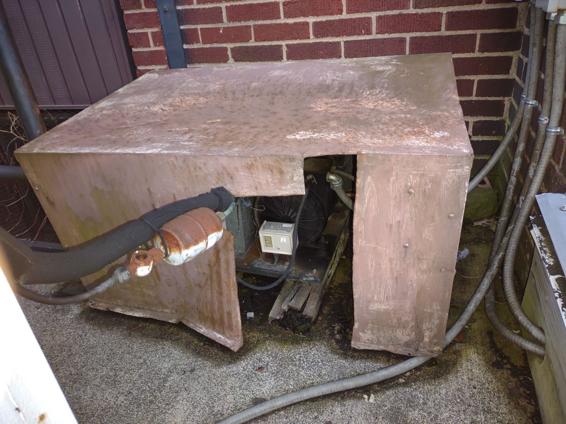 VOLLRATH MODEL #56845 WALK IN COOLER, RUNS - 8'W X 8.5'H X 12'D