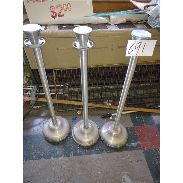 HEAVY DUTY ROPE GATE STANDS