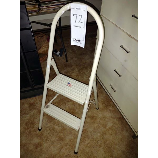 METAL KITCHEN STEP STOOL