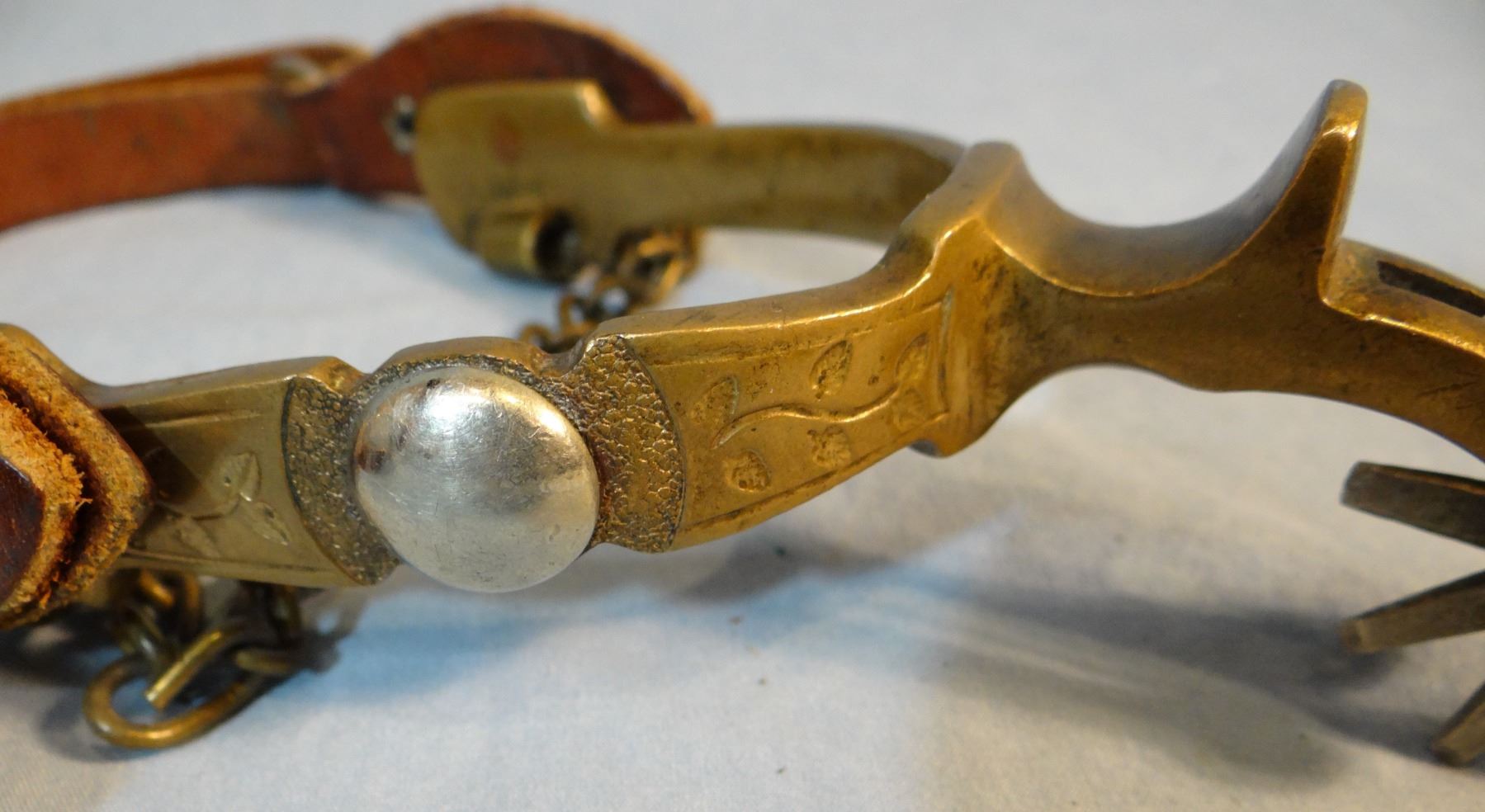 North & Judd Hercules bronze spurs, single silver dot