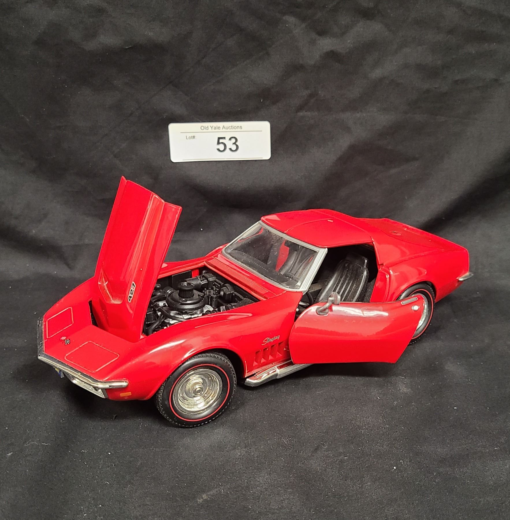 1969 CORVETTE STINGRAY DIE CAST CAR