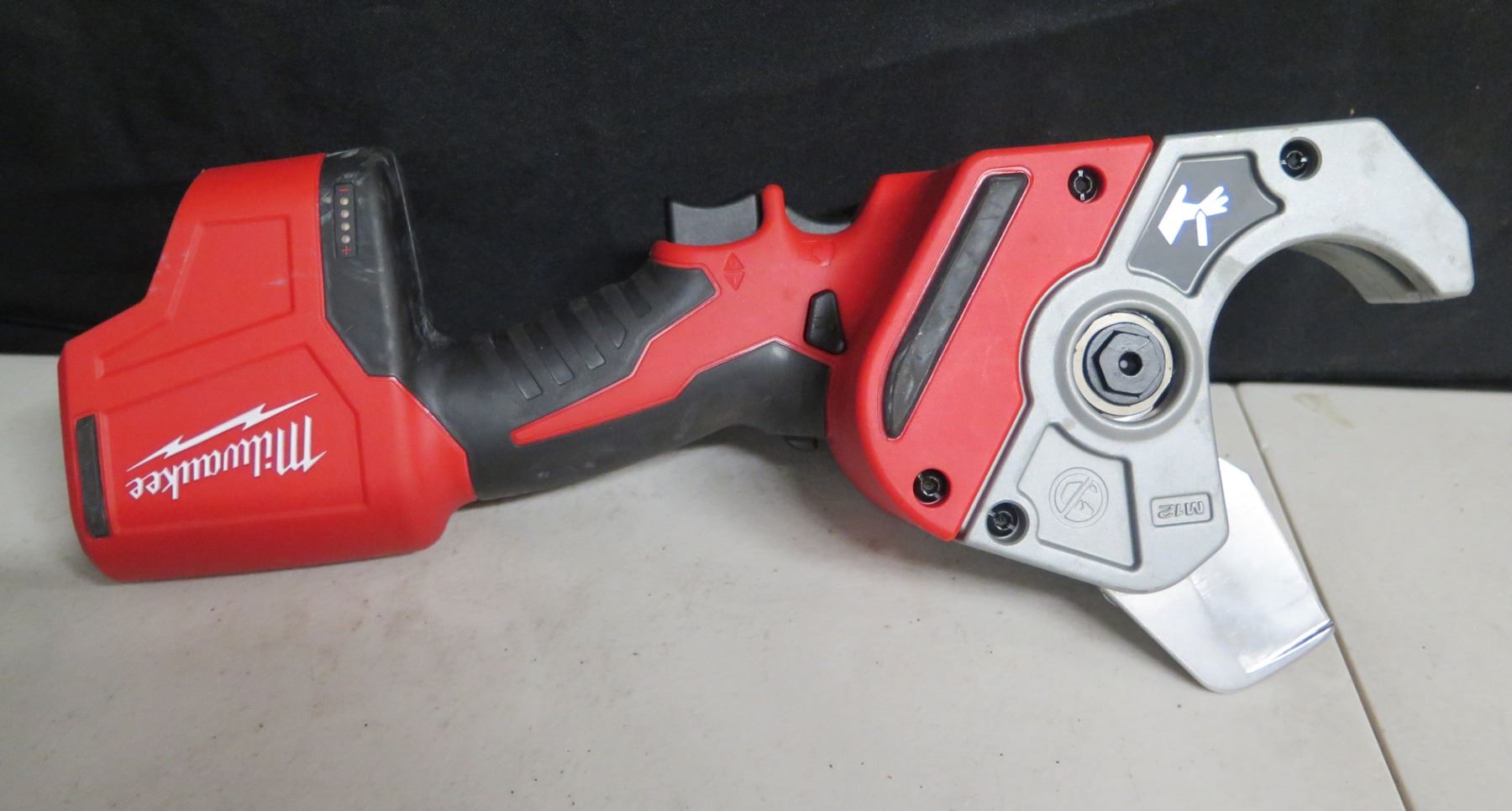 Milwaukee Plastic Pipe Shear 2470-20 - Test Site