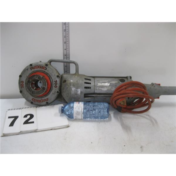 Ridgid 700 Hand Held Pipe Threader Works