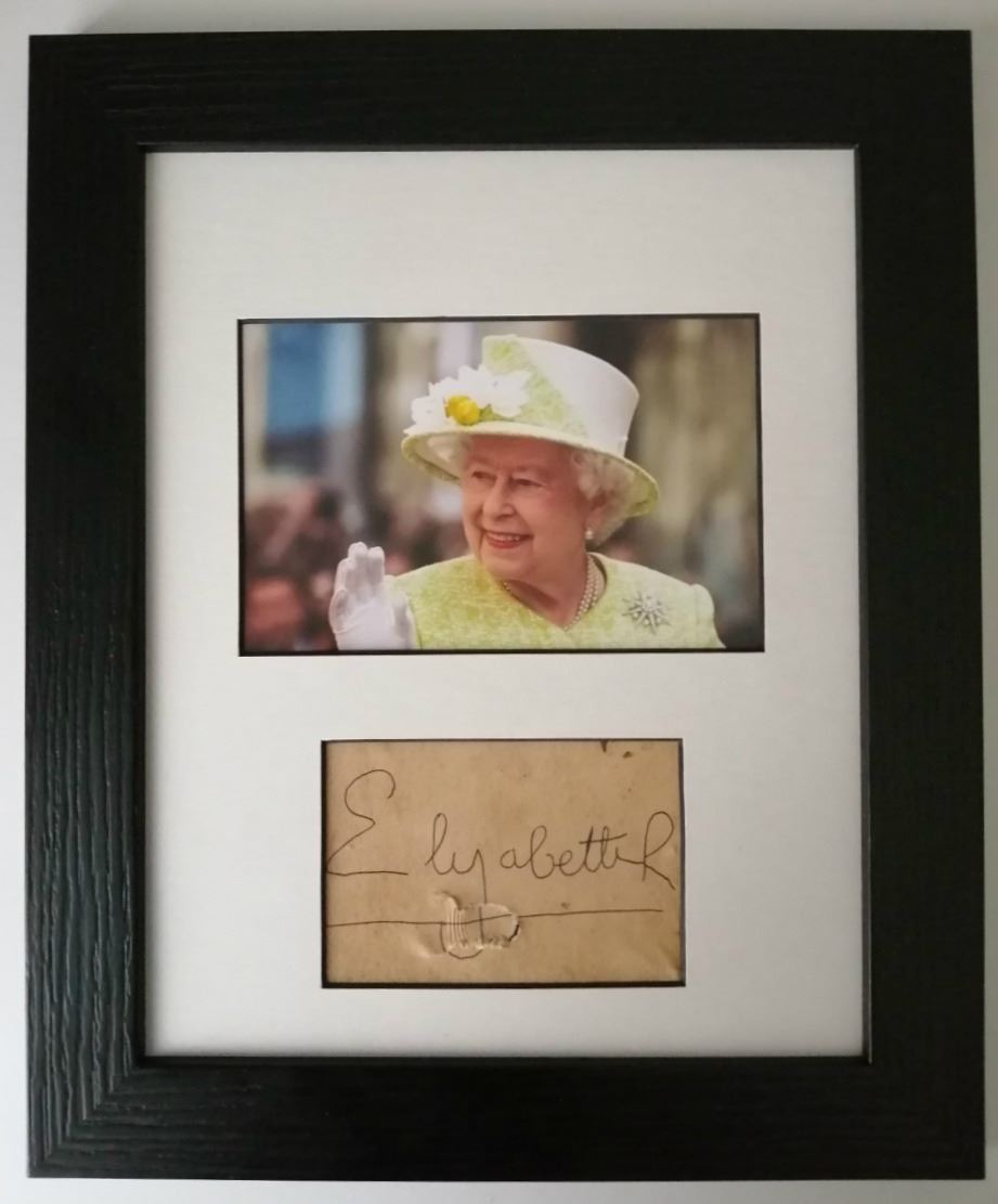 Queen Elizabeth II autograph (1926-).