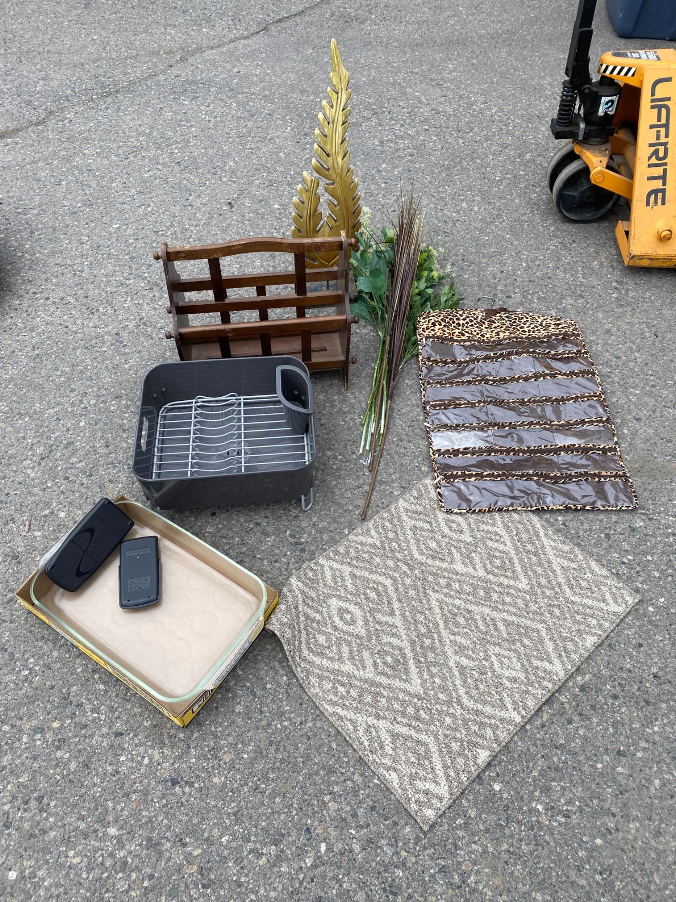 Lot house hold items