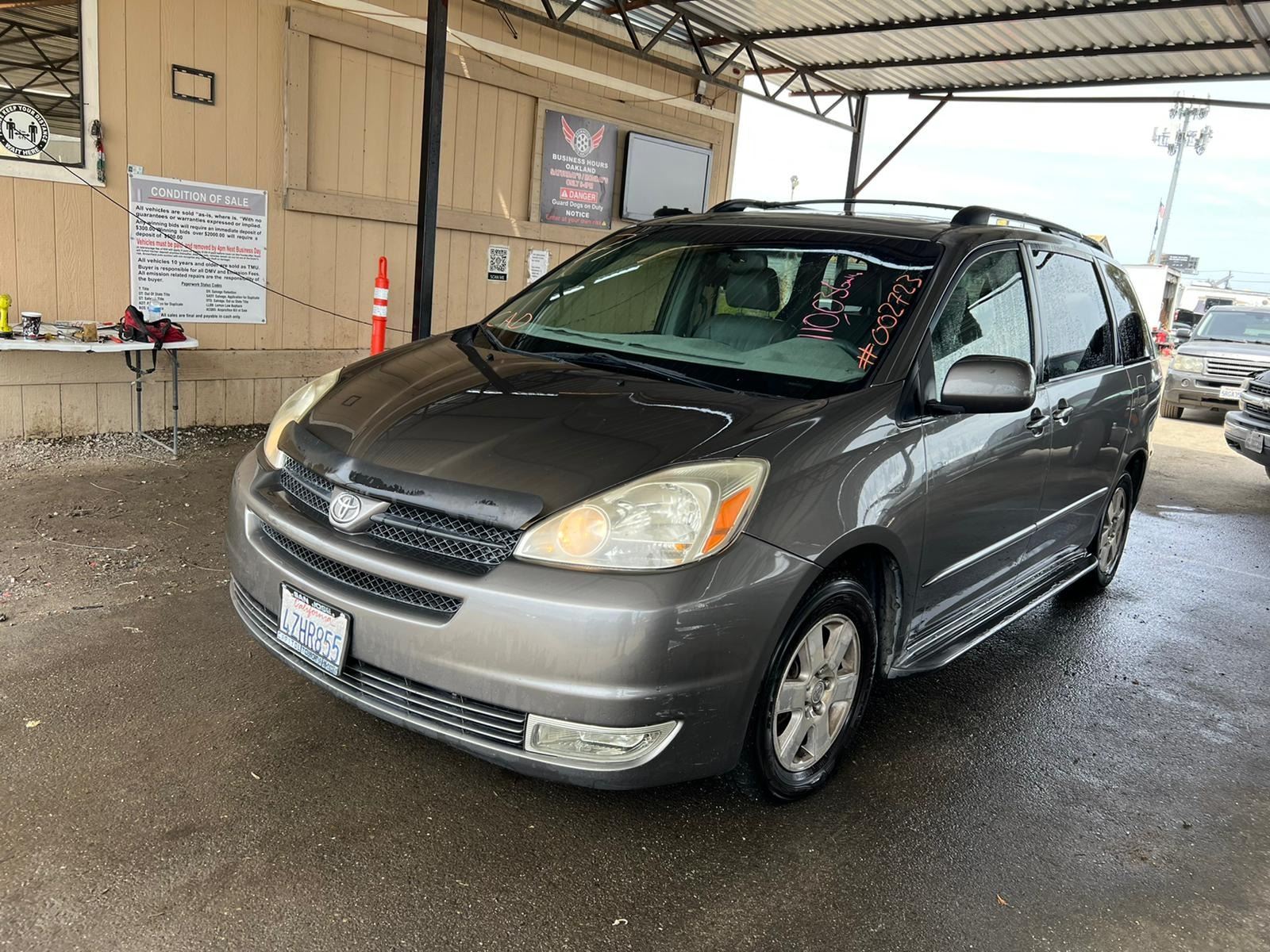 2004 Toyota Sienna XLE 7 Passenger