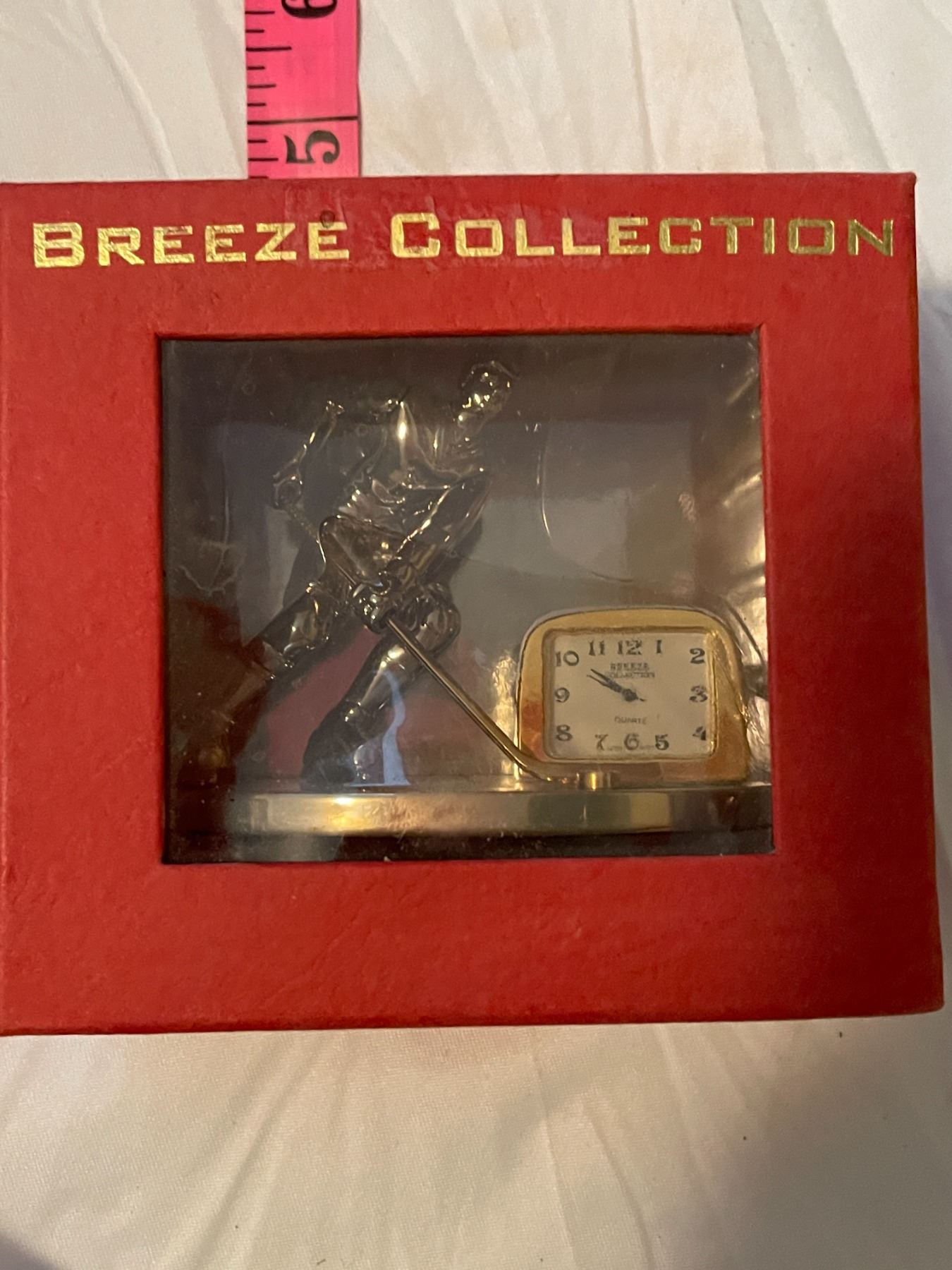 Breeze collectible clock hockey