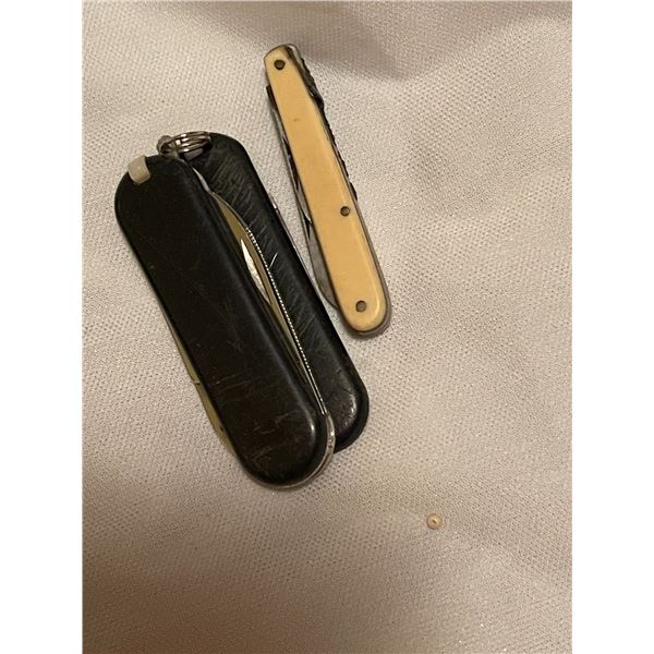 Pocket knives small repair