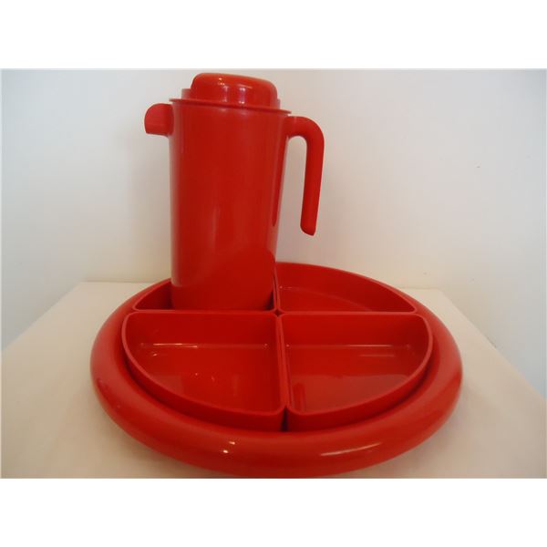 Juice jug w/ tray & 4 serving dishes - Red Sterilite