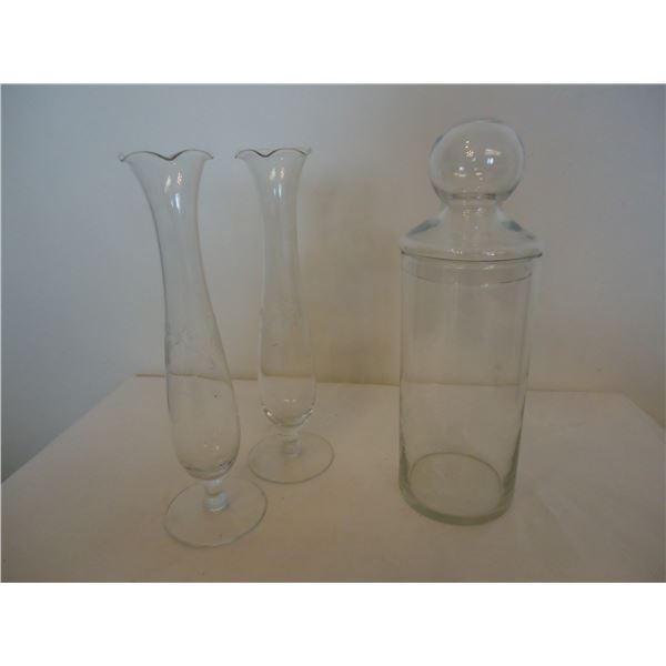 Large display jar with lid and two rose stem vases