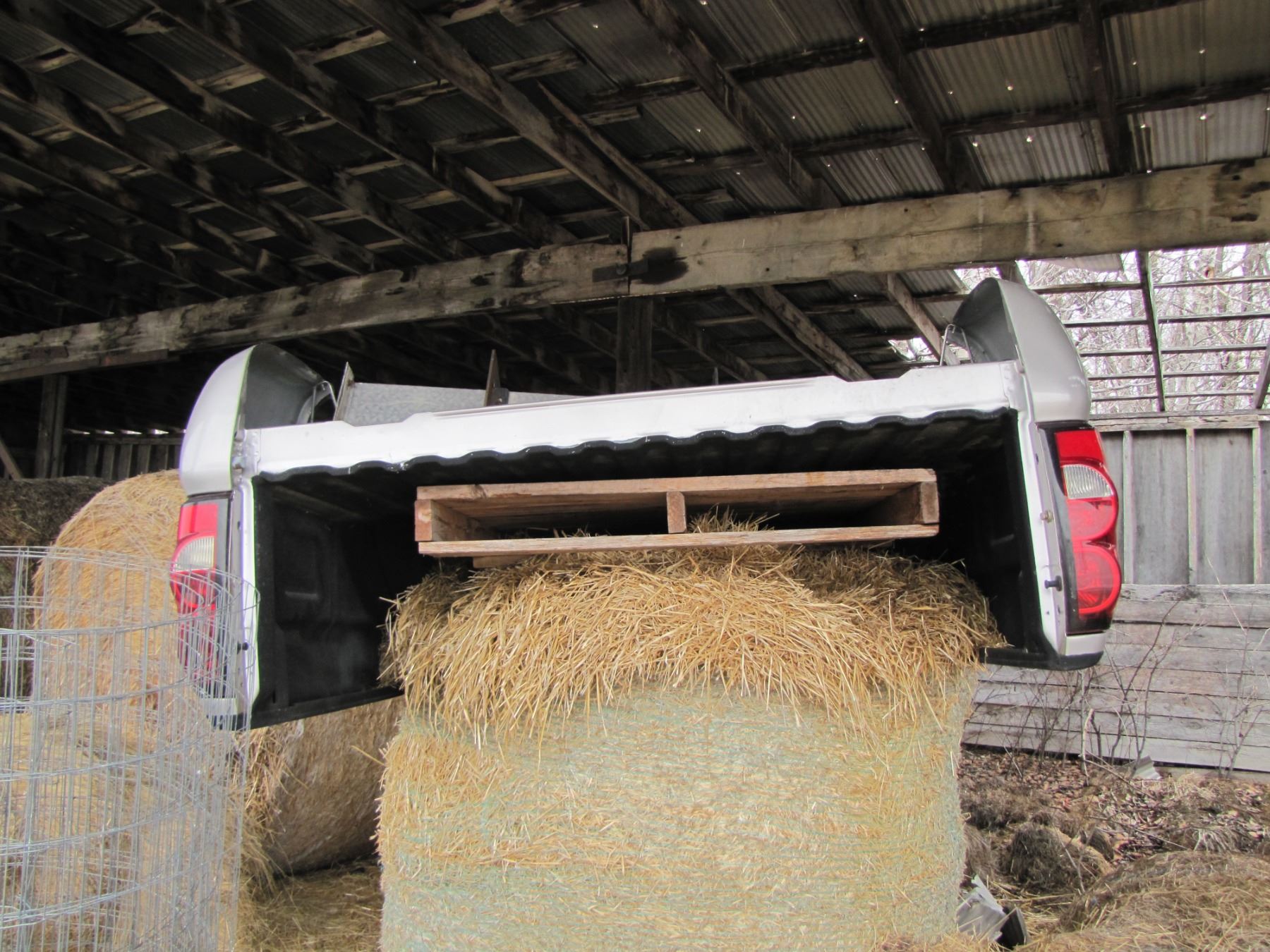 8 foot truck box one corner dented