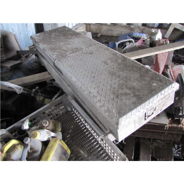 LARGE - Aluminum checker plate truck Storage box