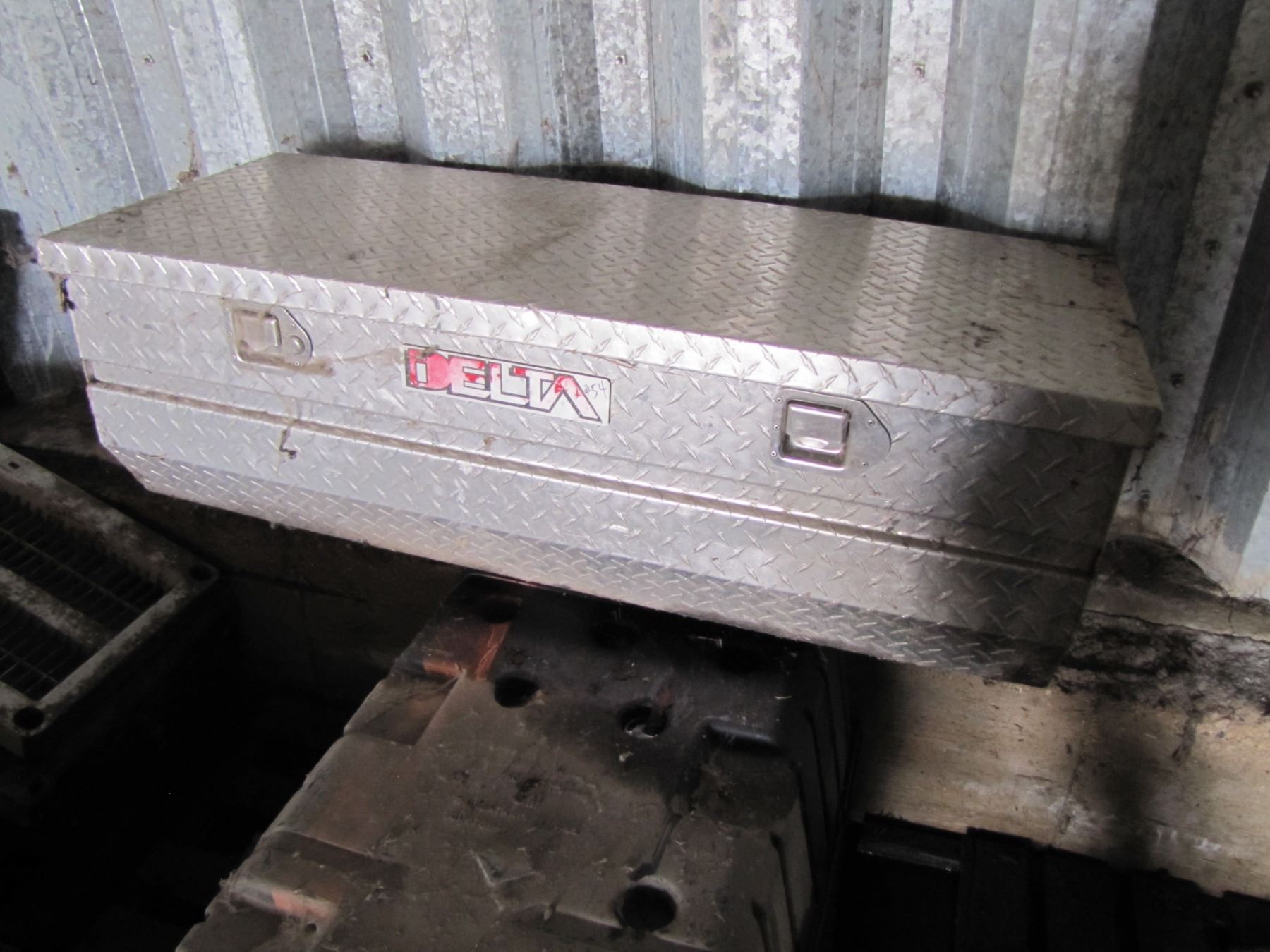 SMALL - Aluminum checker plate truck storage box