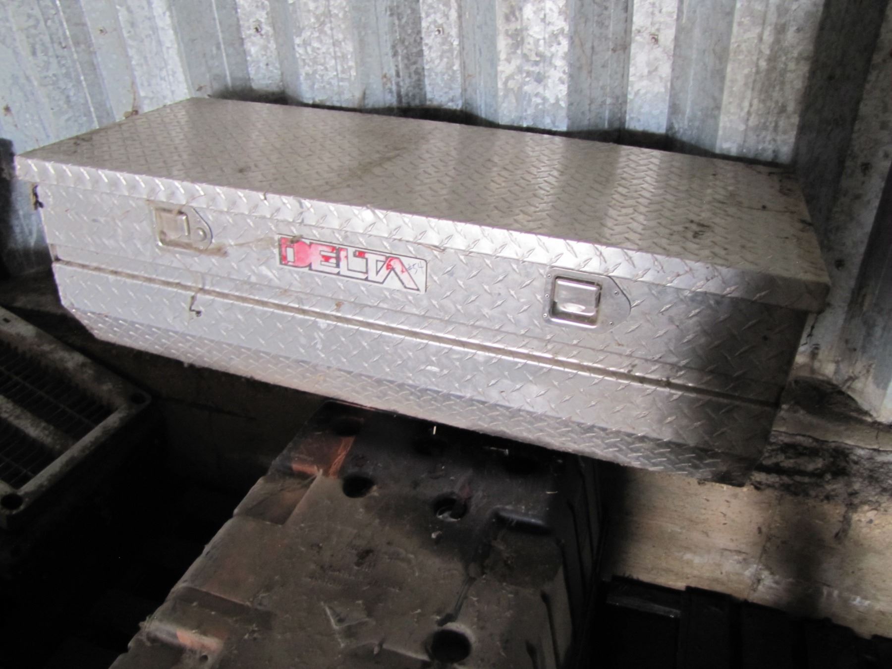 SMALL - Aluminum checker plate truck storage box