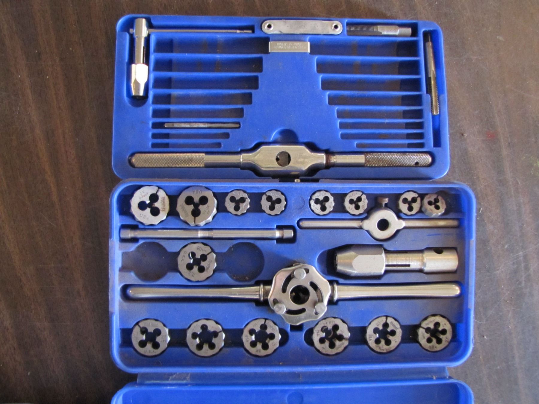 Blue point tap and die set missing pieces