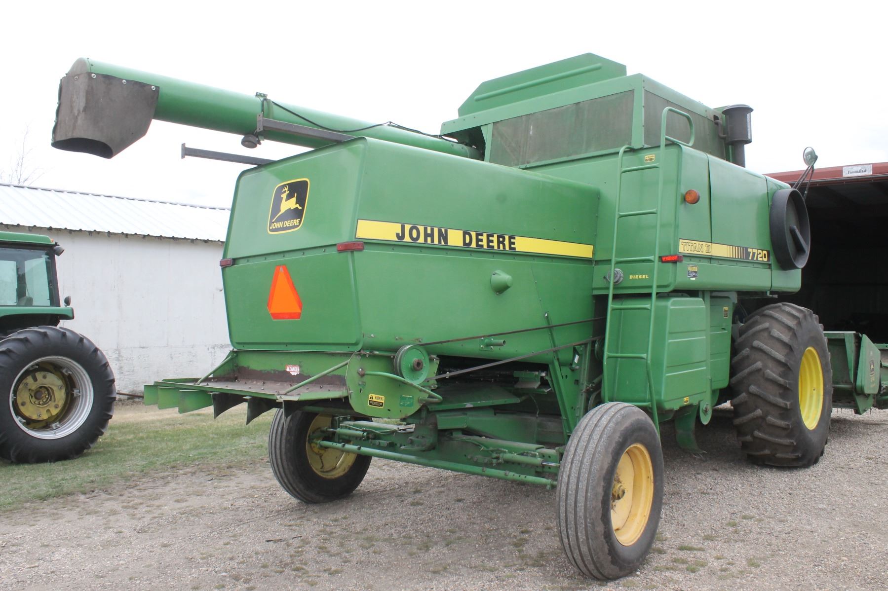 JD 7720 Combine ,3900 hrs, #X615302, Hydro, reverser, chopper,212 ...