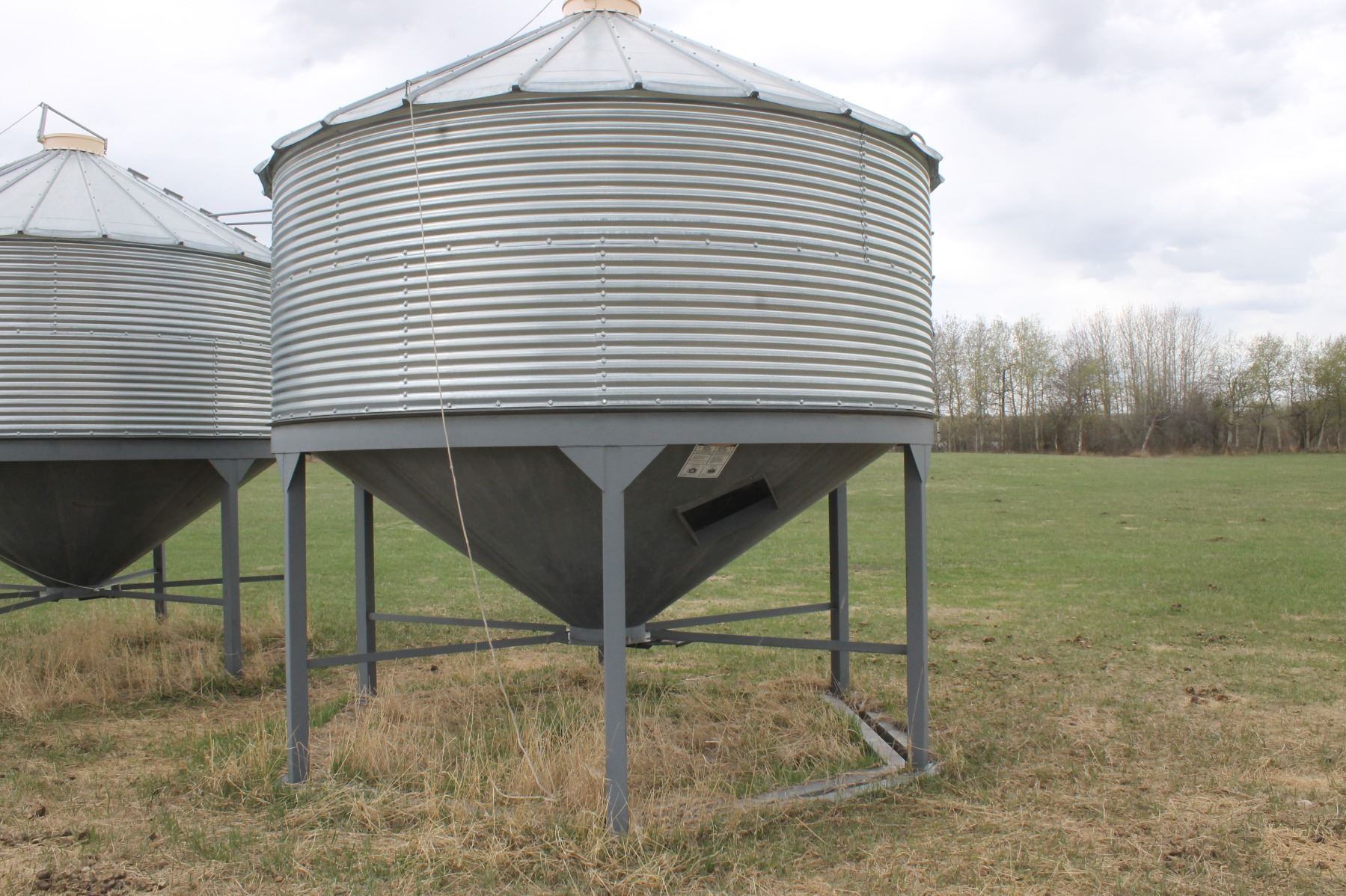 Double Ring Hopper Bin c/w Double Skid