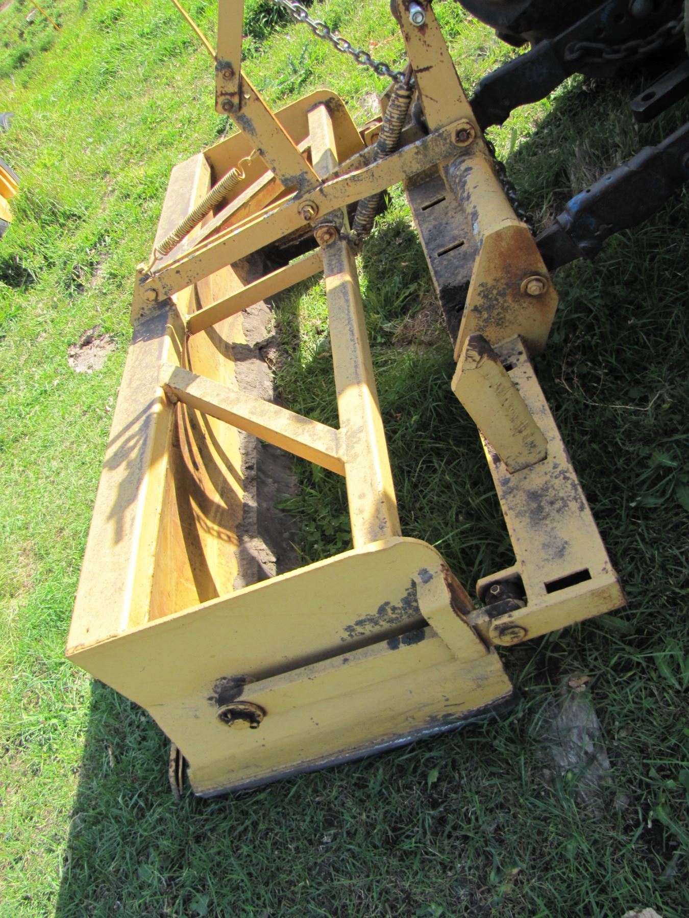 Box scraper; 3 point hitch; excellent; heavy duty