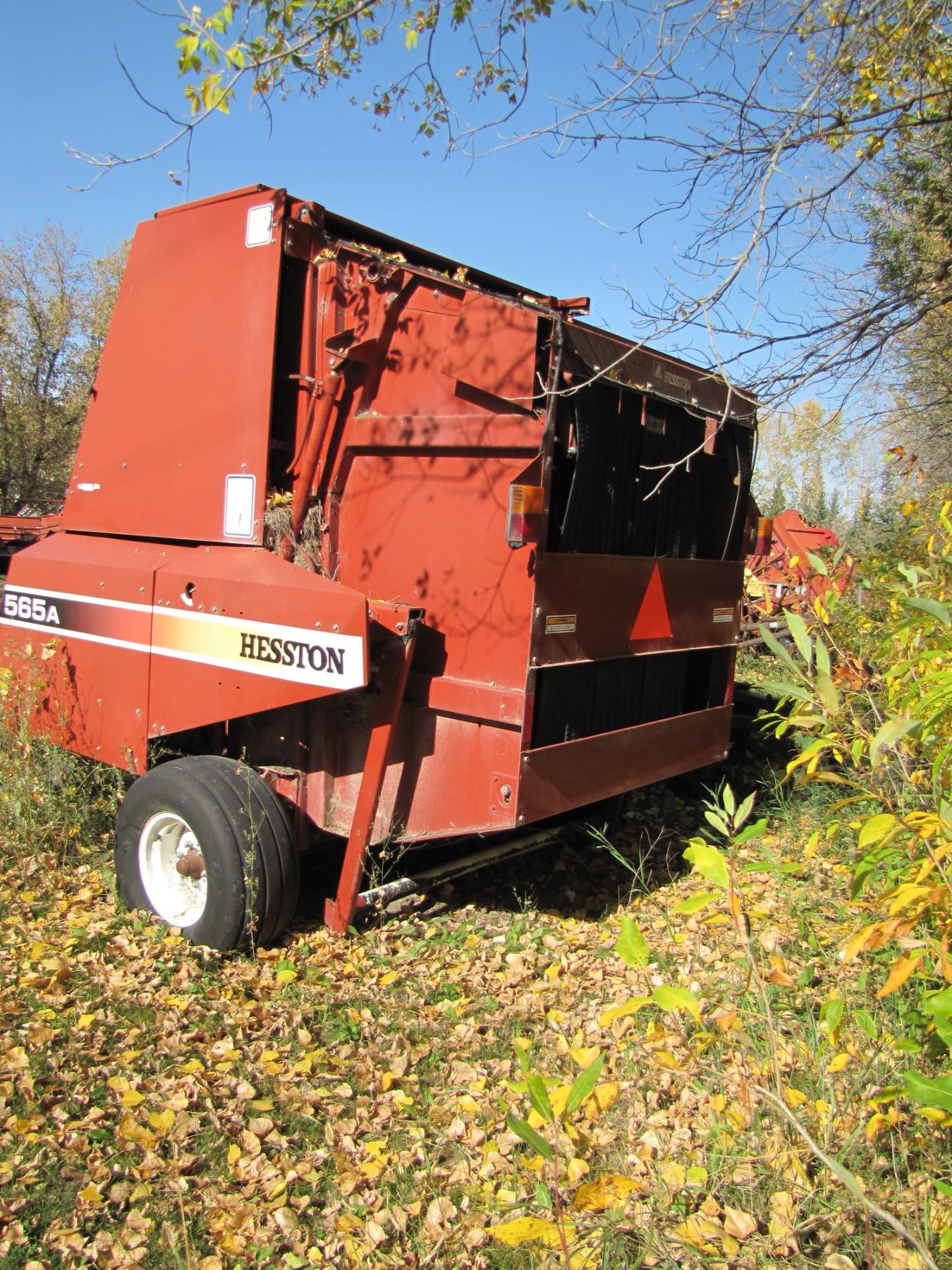 Hesston 565A Baler ; excellent Baler, with monitor, gatherings ; Wheels ...