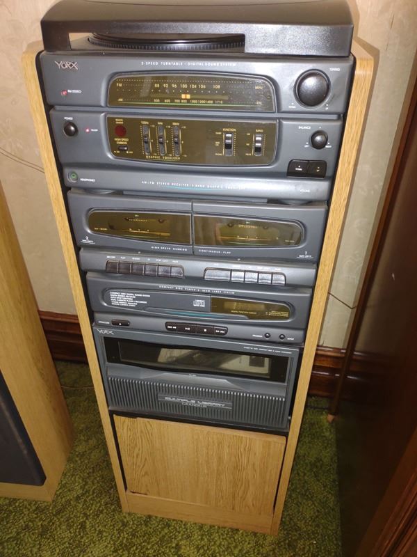 YORX FLOOR MODEL STEREO W/ TURNTABLE - WORKS