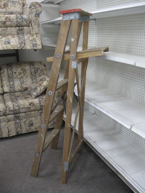 Wooden Five Foot Step Ladder