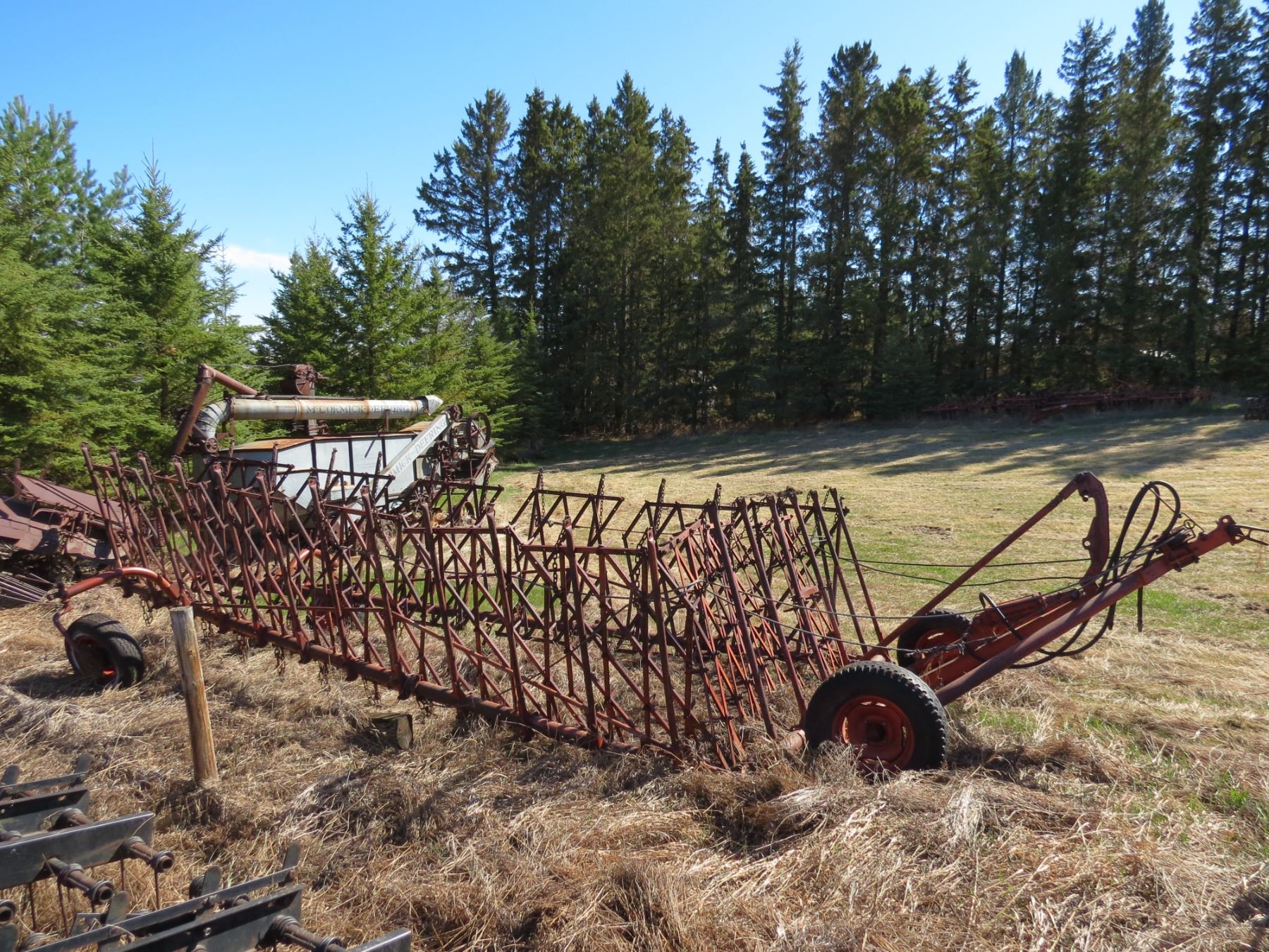 17 SECTION DRAW BAR & HARROWS