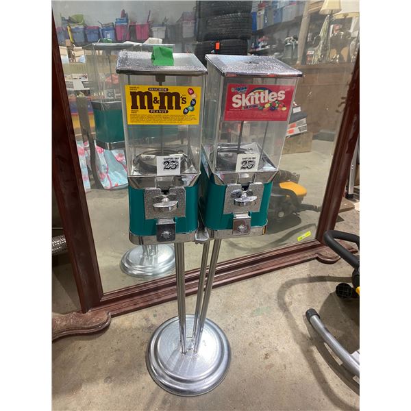 Candy machine with key