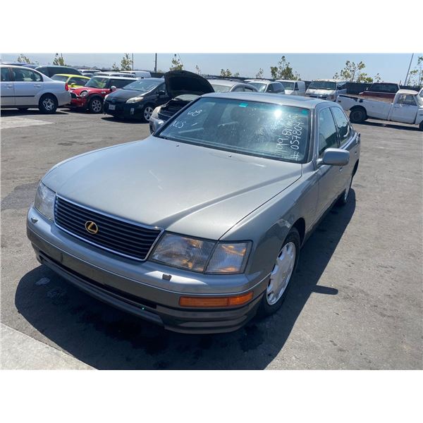 1996 Lexus LS 400