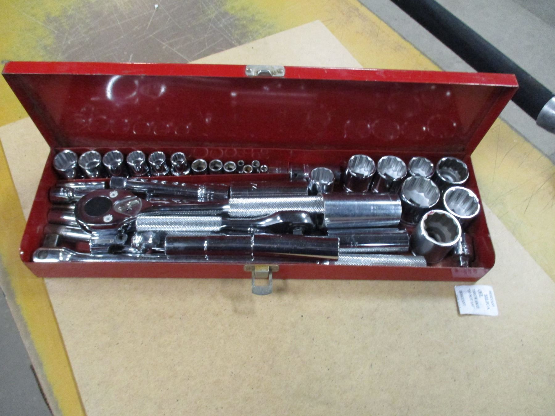 ESTATE: RED BOX C/W SOCKETS, RATCHETS, EXTENSIONS, ETC