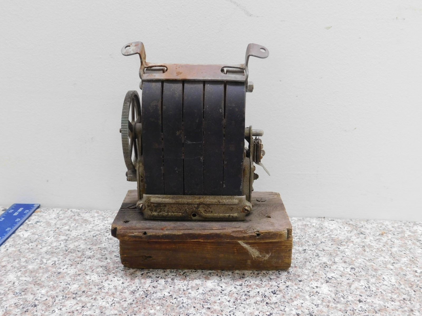 Electric Motor Magneto Antique 5-Bar Rustic Farm Collectible