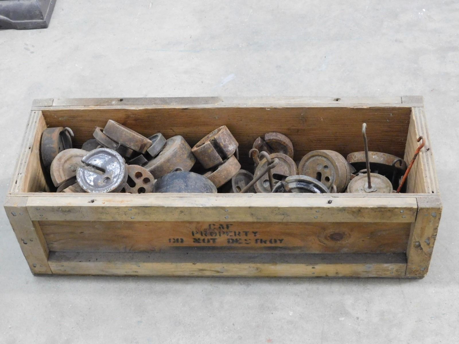 Box of Weights Circular Misc Sliding Scale Antique Farm Rustic Decor ...