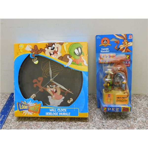 Looney Tunes Wall Clock PEZ Wiley Coyote Tazmanian Devil Road Runner Pair