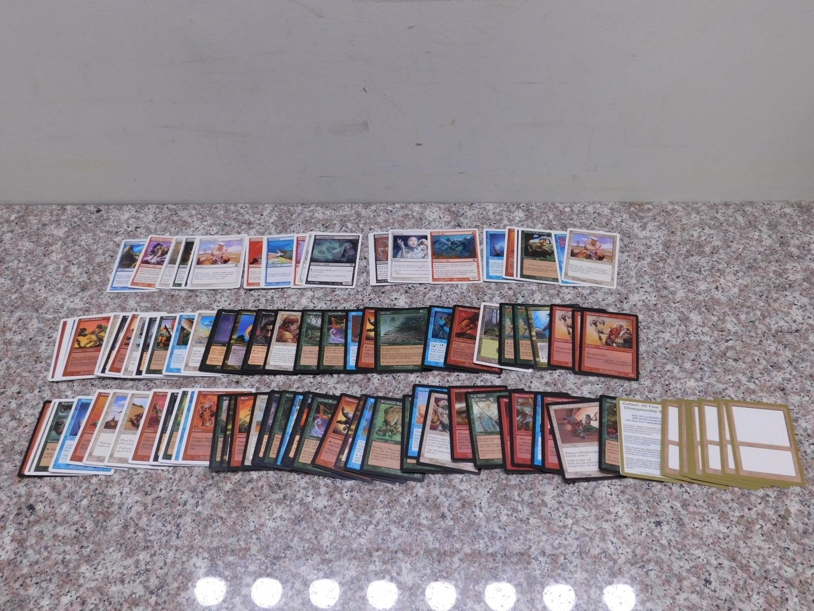 Lot of Approximately 100 Magic The Gathering MTG TCG CCG Cards UNSORTED