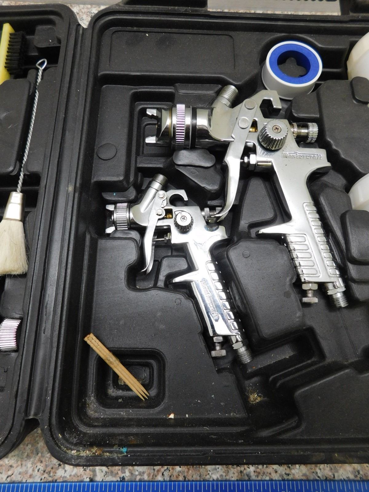 Mastercraft Air Powered Gravity Feed Spray Gun Kit Lightly Used
