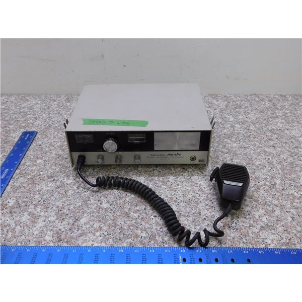 Realistic Navaho TRC-30A CB Radio Model 21-143