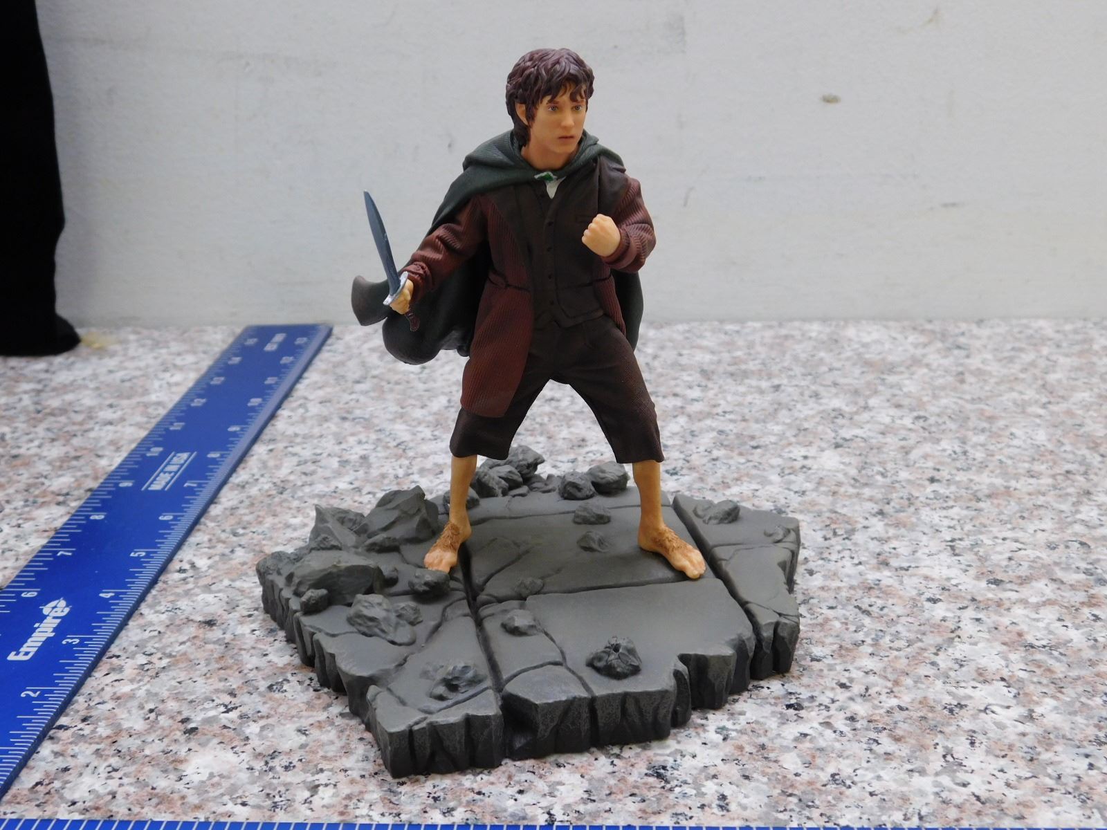 Iron Studios 1/10 Scale Frodo Statue Artscale Deluxe Statue