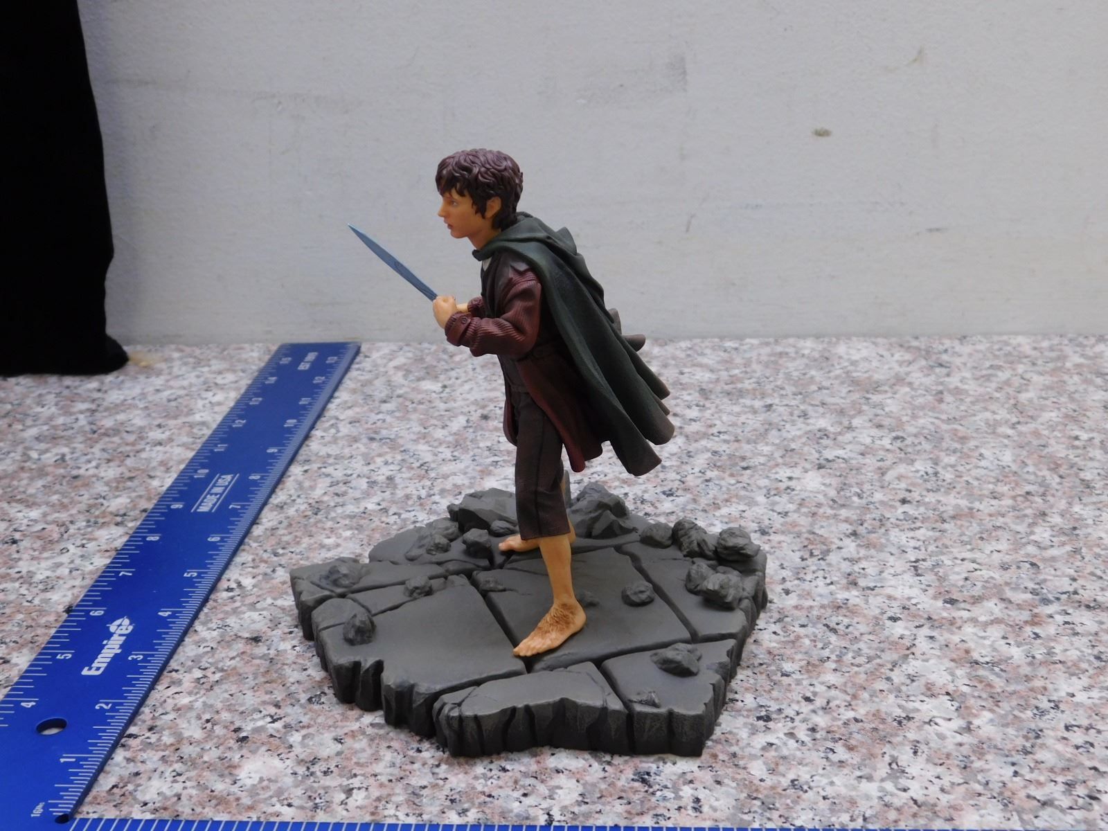 Iron Studios 1/10 Scale Frodo Statue Artscale Deluxe Statue