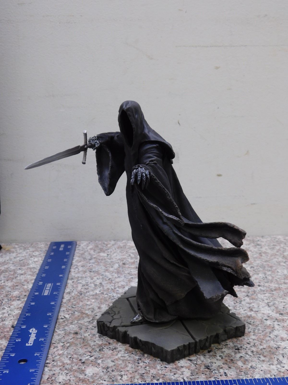 Iron Studios 1/10 Scale Attacking Nazgul Statue Artscale Deluxe Statue